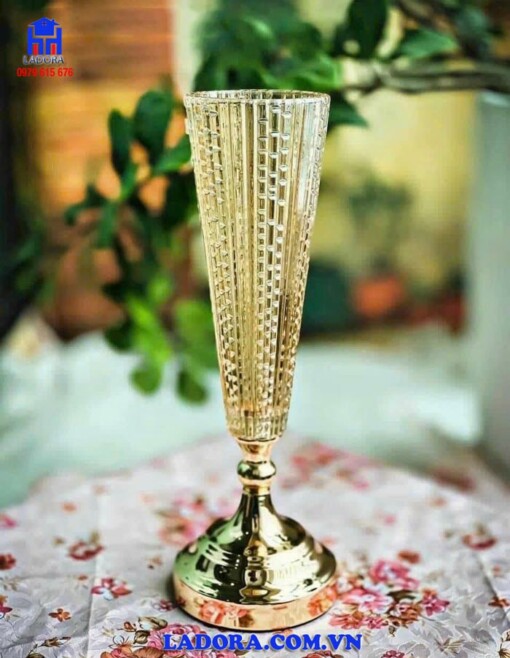 Lọ cắm hoa Thủy tinh đẹp và thanh lịch tại Ladora Decor